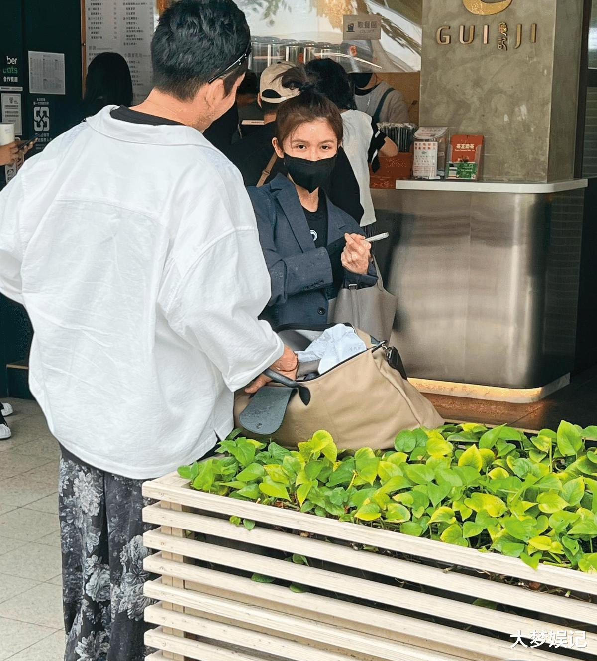 Wang Dalu appeared in 0 cross-dressing on a date in the East District ...