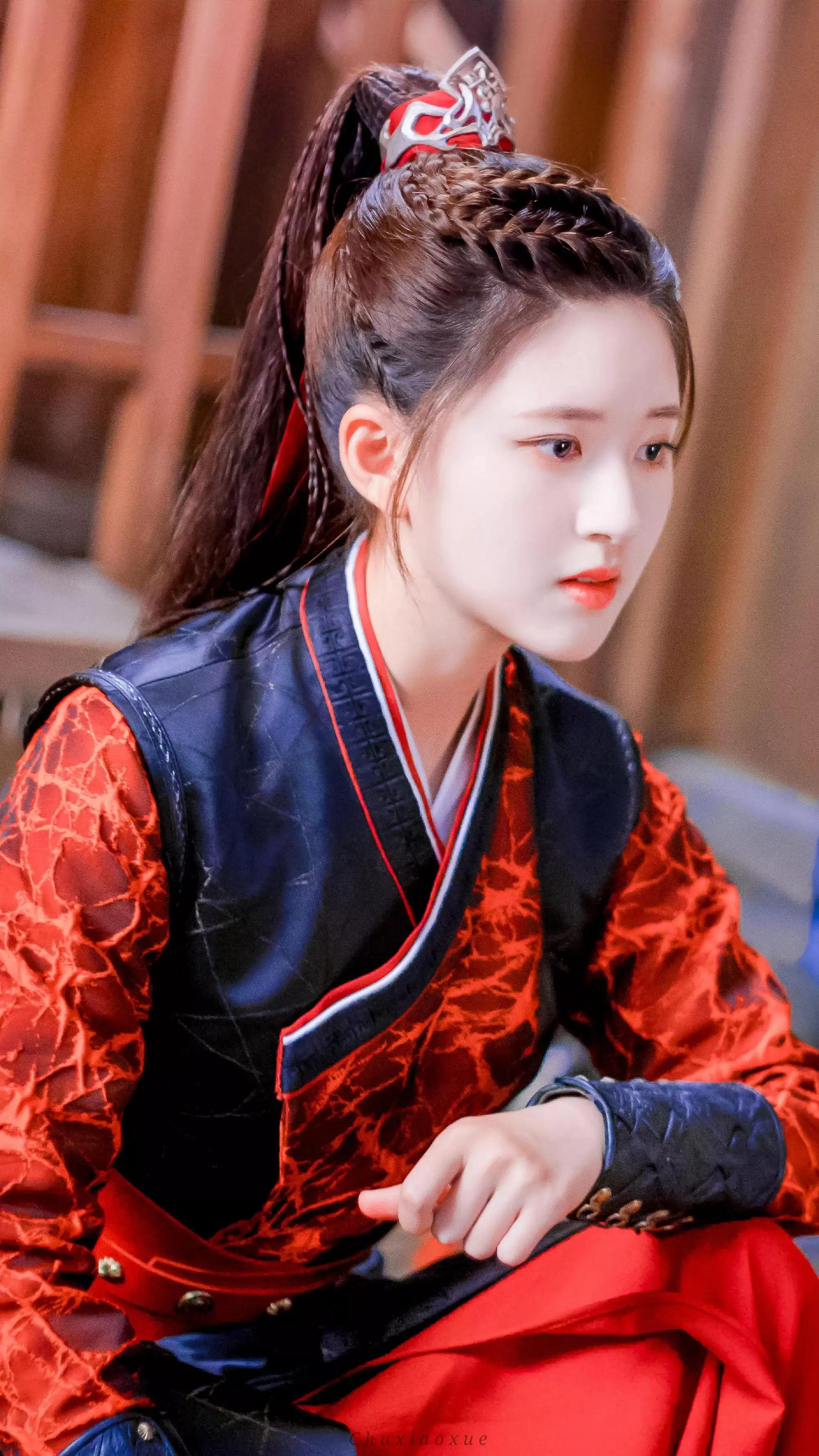 Zhao Lusi and Yuan Bingyan's costume styles, who is more beautiful - iNEWS