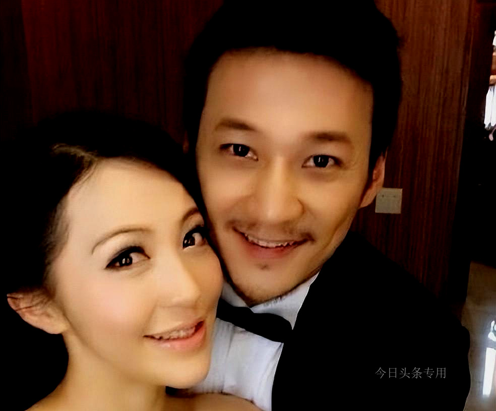 Regardless of the beautiful wife, Wang Baichuan and Zhang Yanyan in Ode to Joy have a close ...