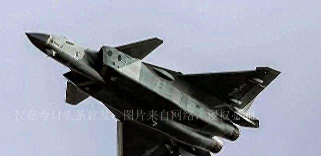 China's J-20 achieved an unprecedented feat: commanding 11 drones to ...