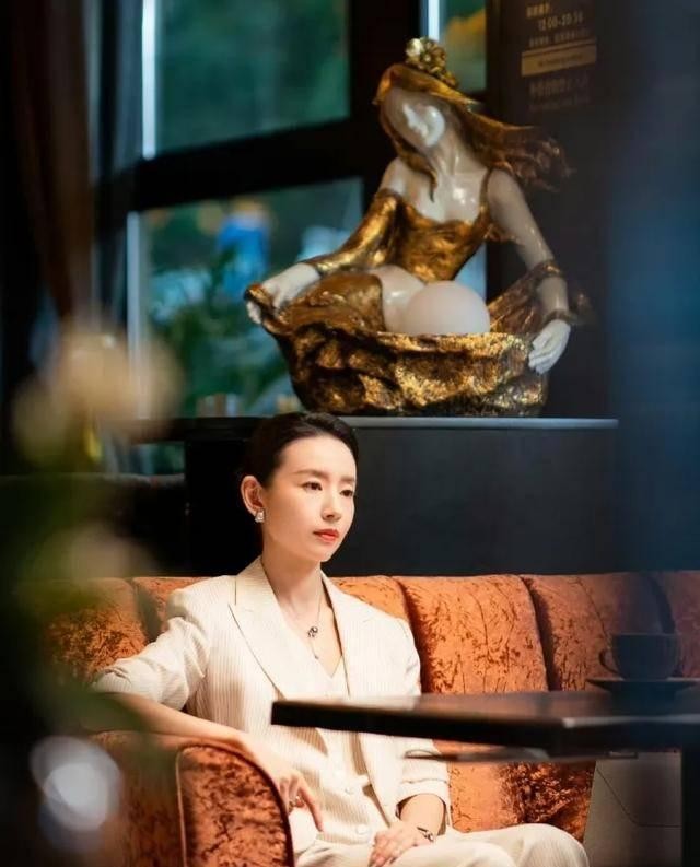 Dong Jie, the actor who plays Zeng Cheng in Half-Raw Men and Women, said: "Half-Raw" self can ...