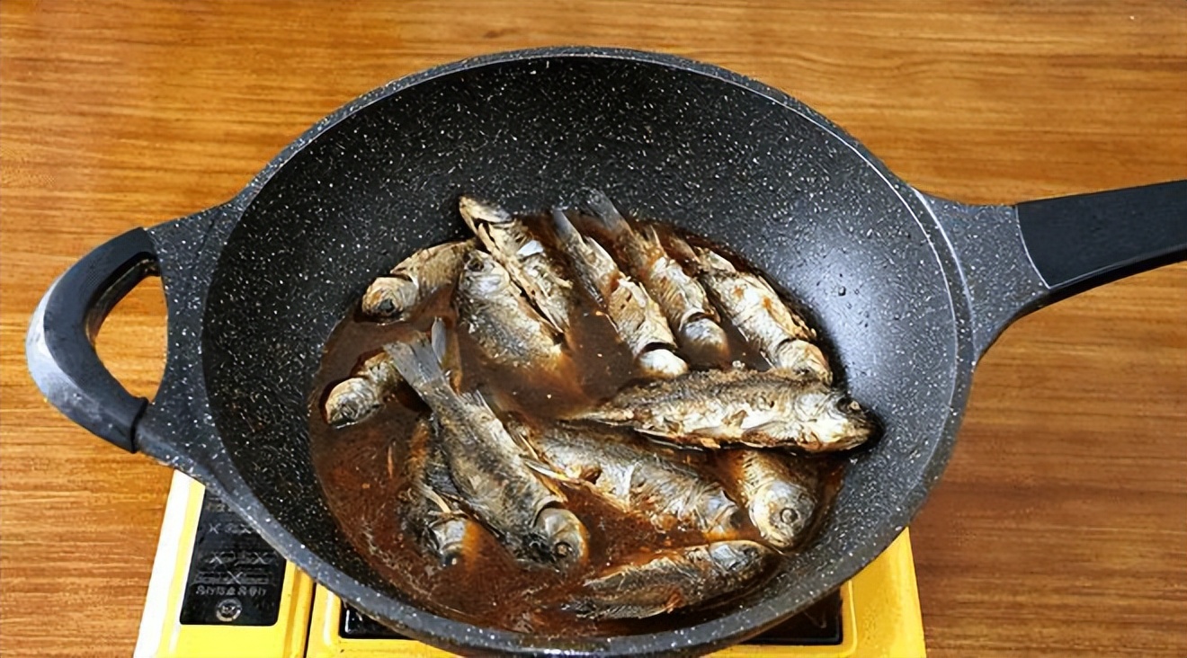 Crucian carp has different colors and tastes. When buying crucian carp ...