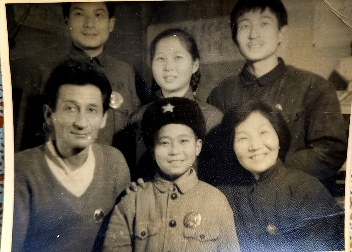 Dubbing star Qiu Yuefeng: Passed away after the third suicide, 58-year-old life is too sad - iMedia