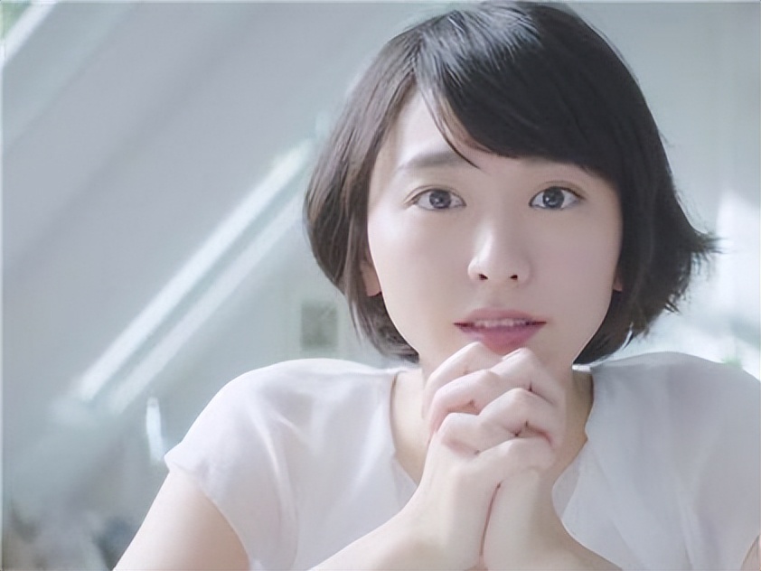 Japan's top ten poor-breasted (flat-chested) actresses, Horikita Maki's ...