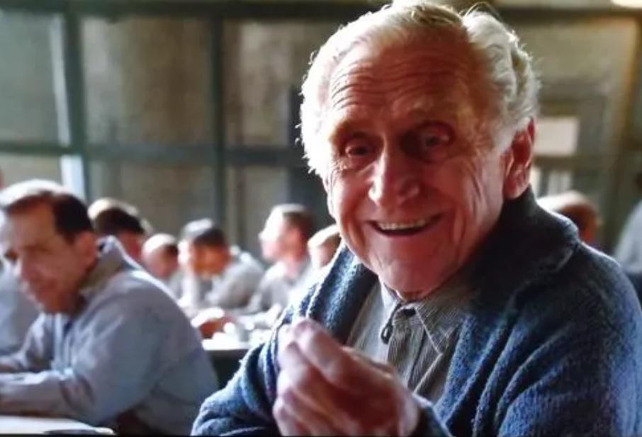 The visual presentation of "The Shawshank Redemption" uses long shots ...