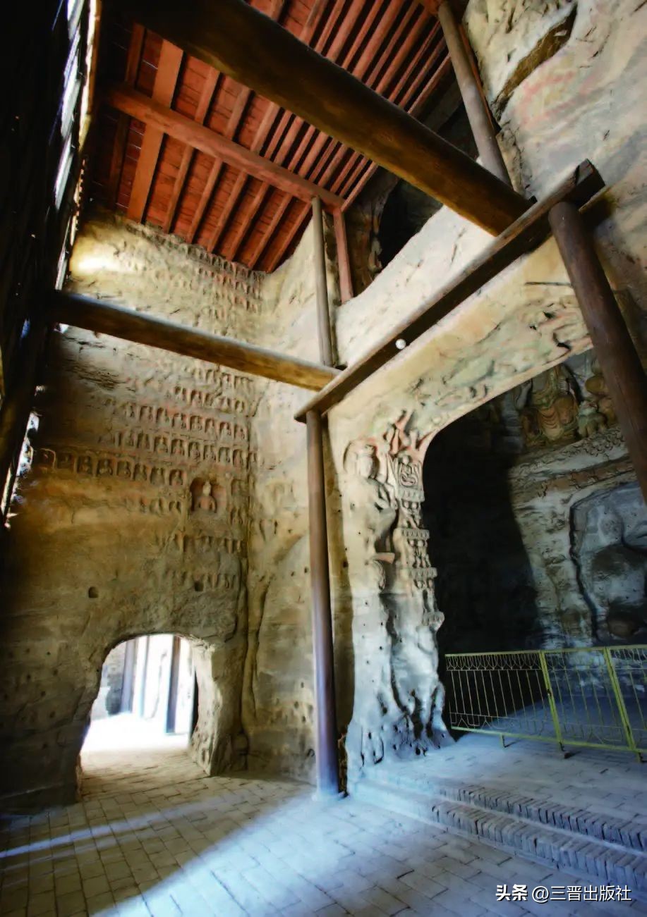 Tour Yungang with "Ten Looks at Yungang" - iNEWS