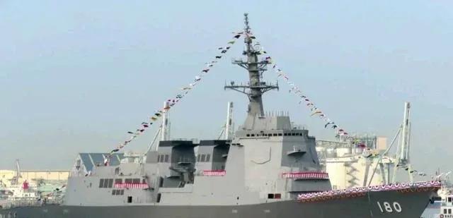 What is the difference between battleships, cruisers, destroyers, and ...