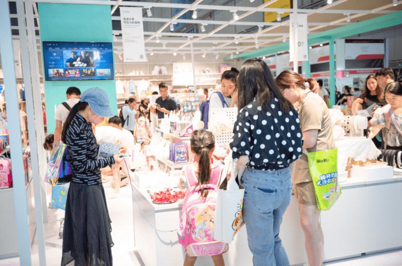 The new retail model of "Chinese children's clothing + life department ...