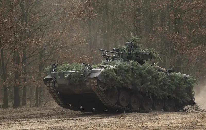 German "Weasel" infantry fighting vehicle - iNEWS