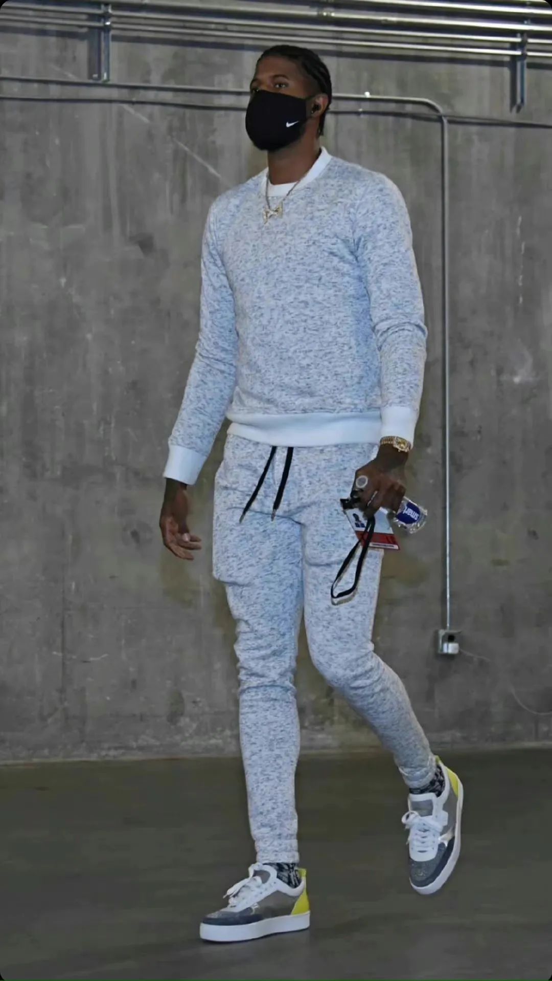 "Star Wallpaper Issue 44": Paul George Fashion Show, please take away ...