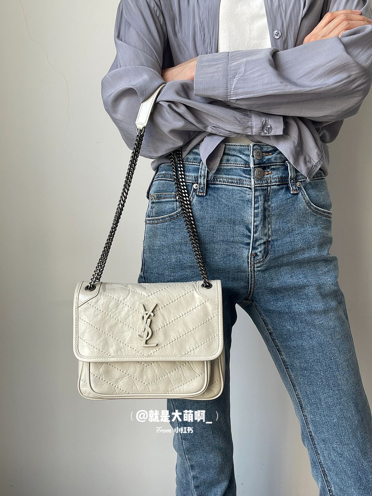 yslniki is milky white, so beautiful that the oily wax skin is also very durable. - iNEWS