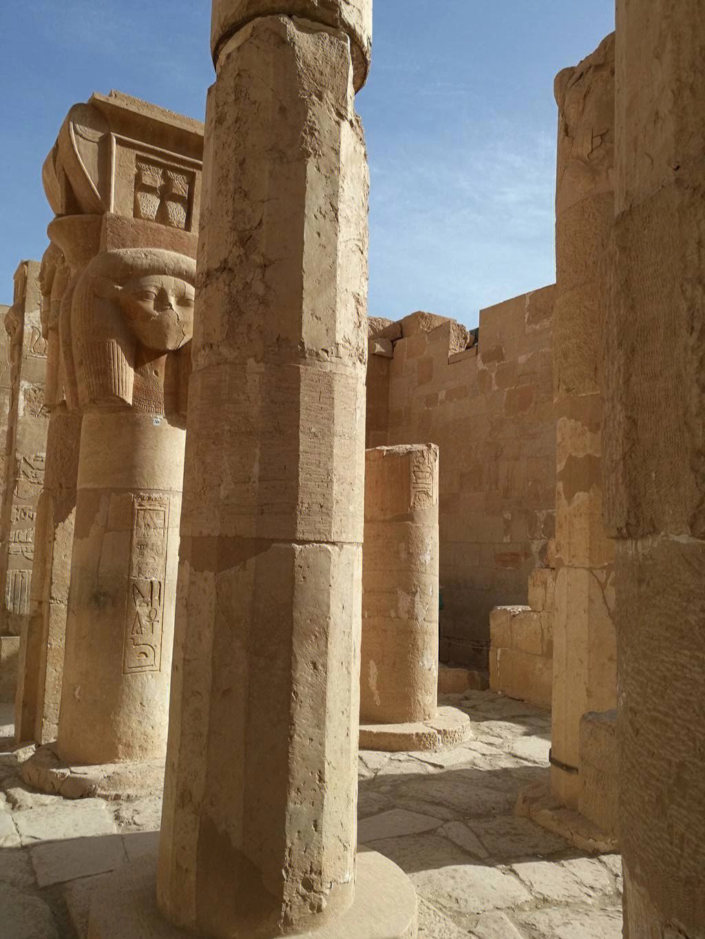 Learn about the temple architecture of ancient Egypt and explore its ...