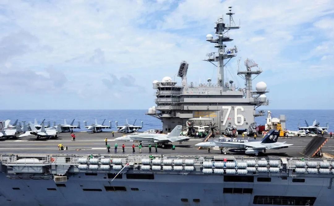The People's Liberation Army aircraft carrier formation appeared in the ...