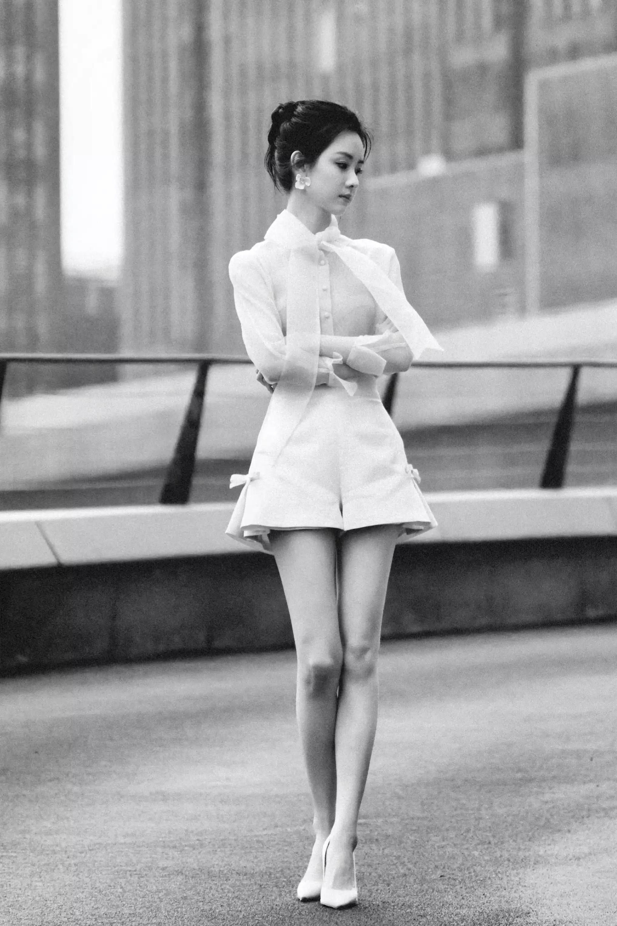 Chen Duling's photo, fair legs, pure and elegant, beautiful and moving ...