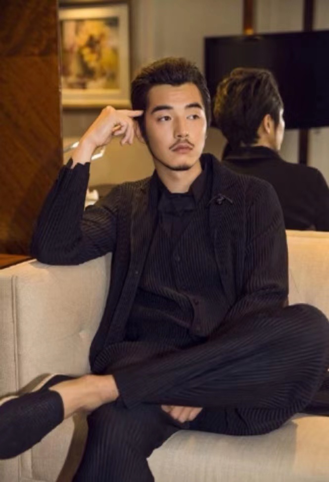 Jin Shijia can't hide, Li Qin's eyes are so frightened, the star's ...