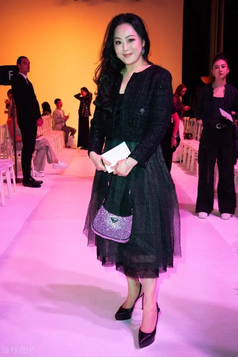 Zhang Xiaohui's recent photo: her face is plump and her skin is ...