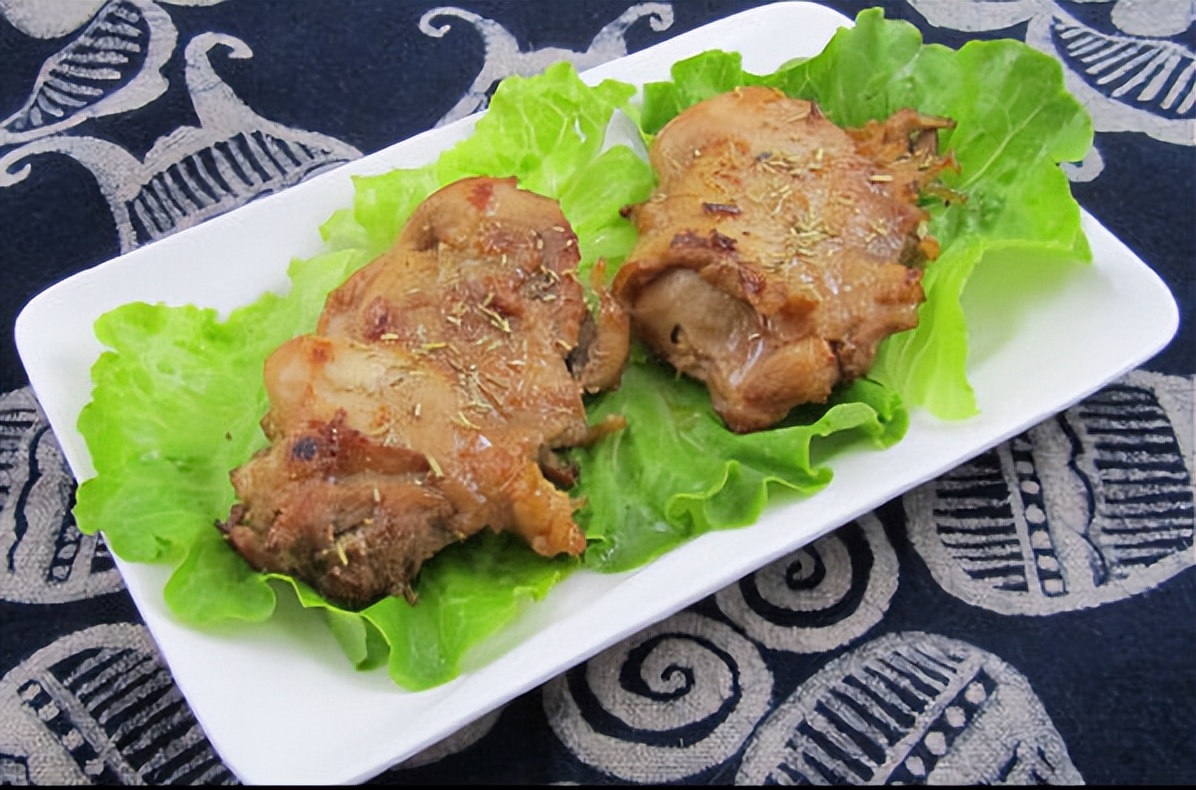 Pan-fried Chicken Drumsticks with Hunan Cuisine Fish: A Taste of ...