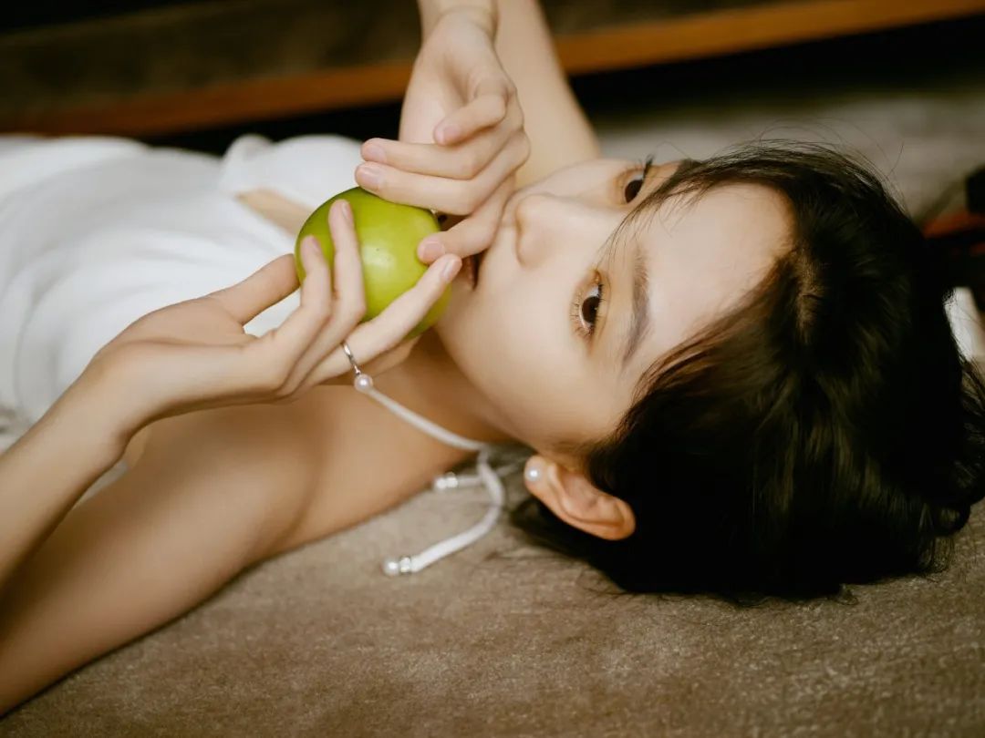 Star Zhang Ruonan - iNEWS