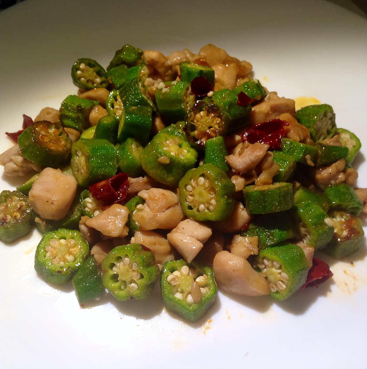 Stir-fried chicken with okra: a simple and delicious combination of ...