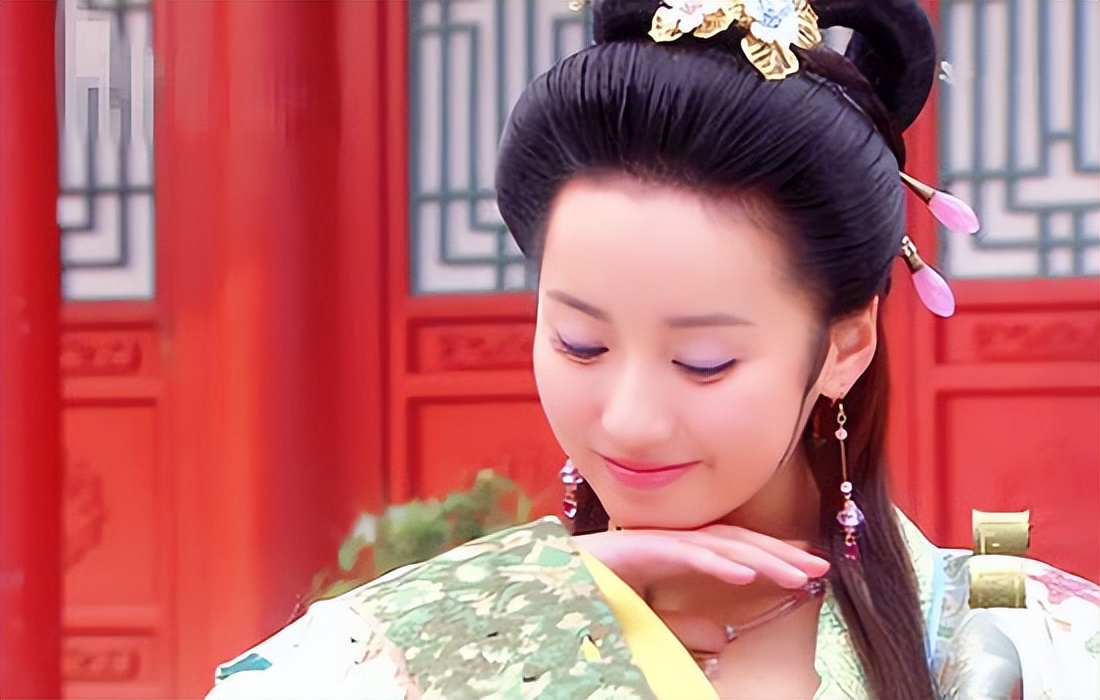 This is the real oiran, Jing Ruyang was fascinated when he looked back ...