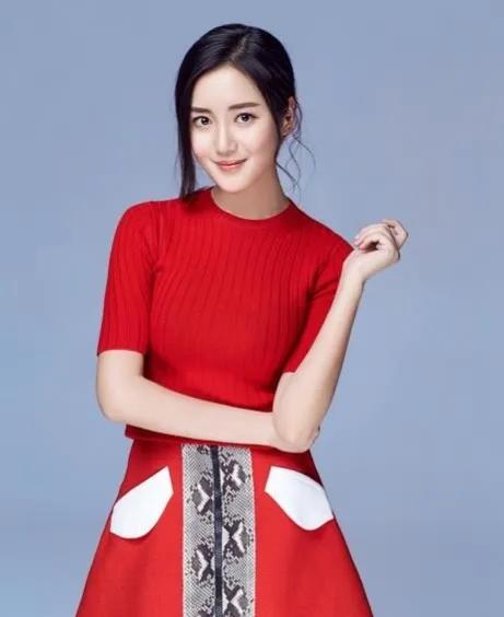 Share pictures——Wang Ziwei's exquisite photos, pure and beautiful, with extraordinary ...