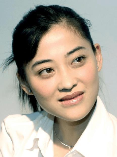 Five celebrities who look more and more fierce as they grow taller ...