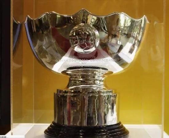 In terms of aesthetics, which championship trophies do you think are ...