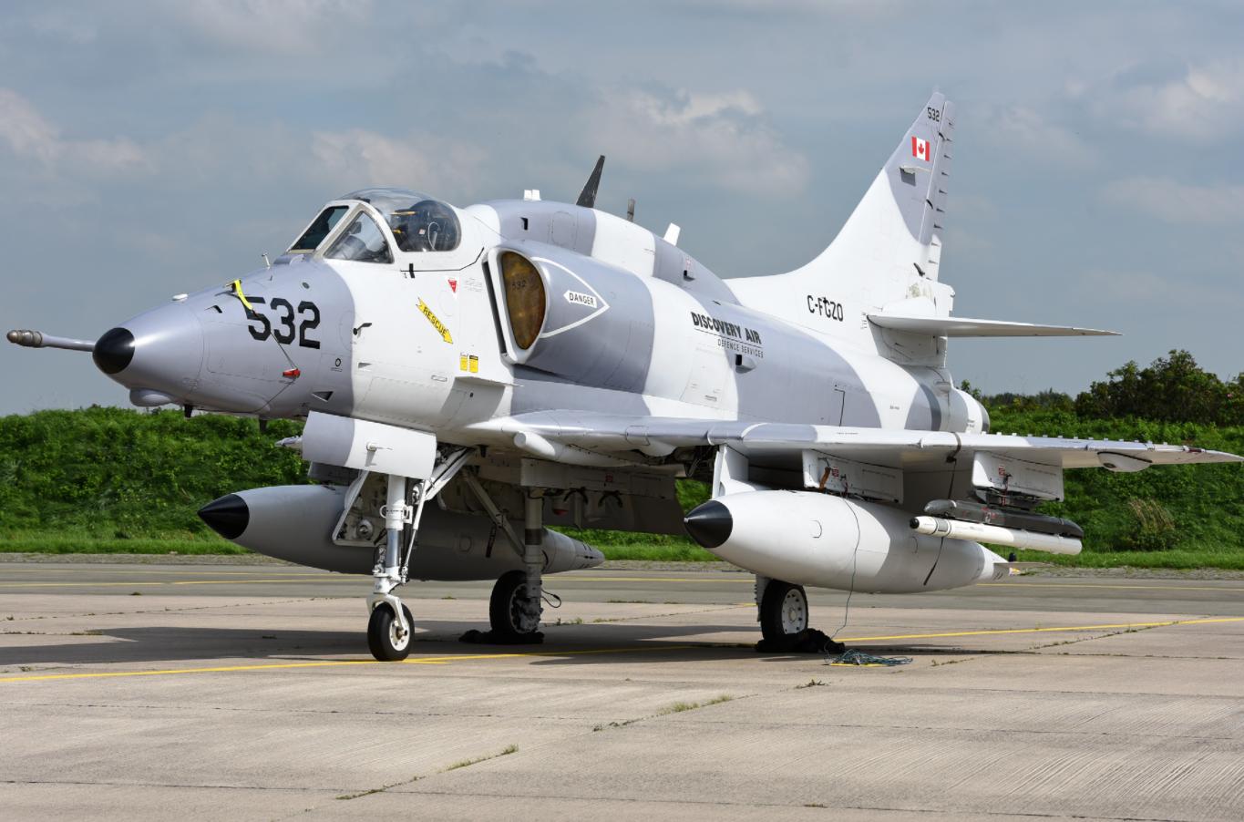 Nicknamed Skyhawk!The A-4 attack aircraft is small but cost-effective ...