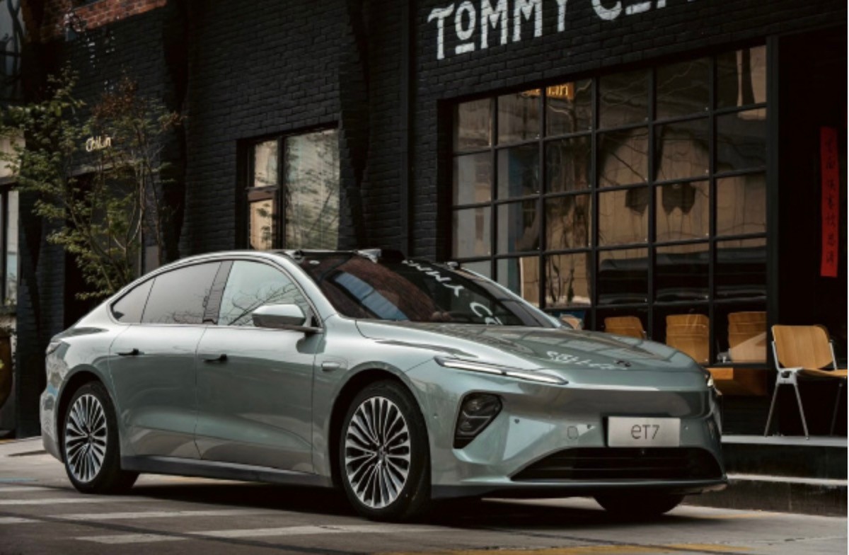 Sales lost to ET7? Price cuts can't save the old-school EQE - iMedia