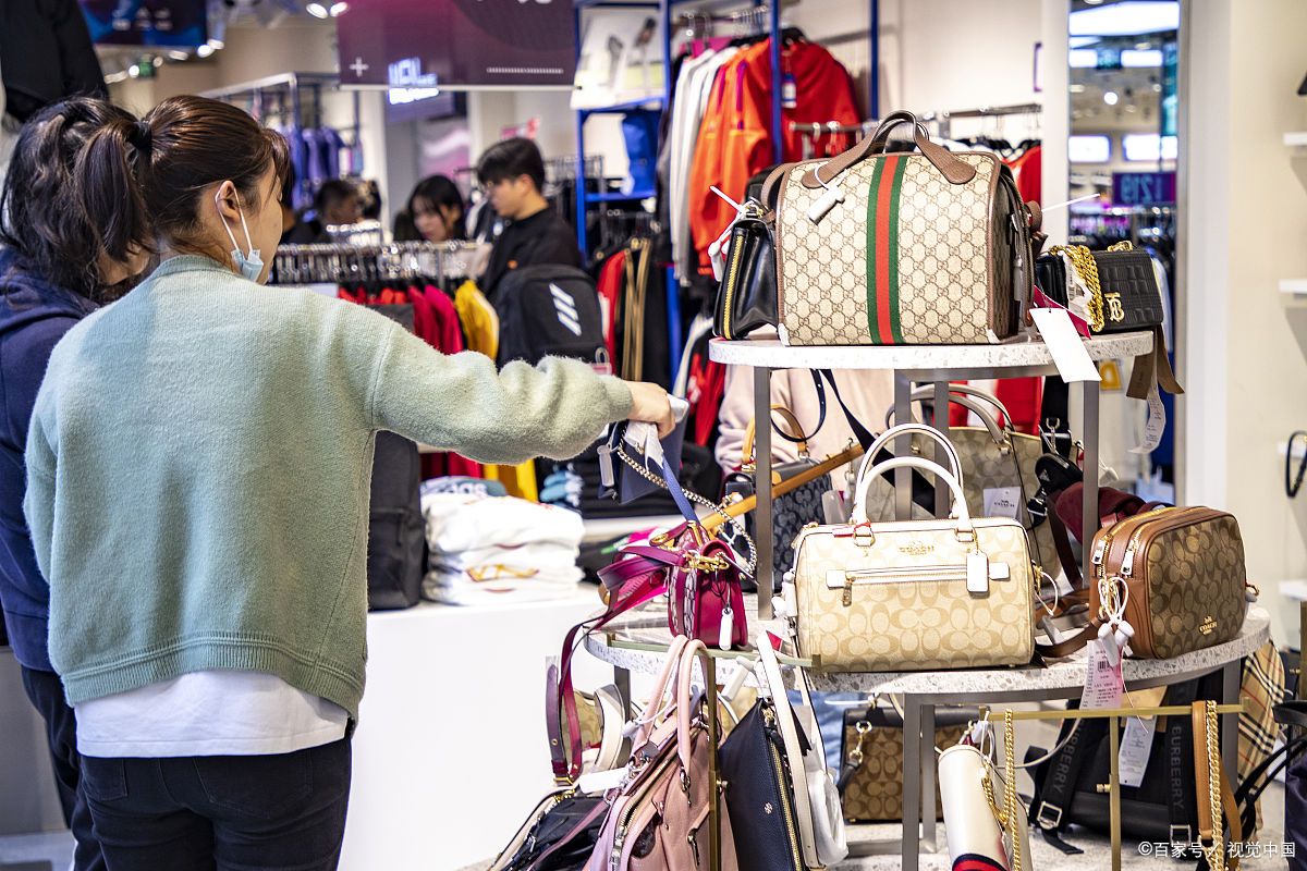 The reason behind the closure of physical stores is rent or e-commerce ...