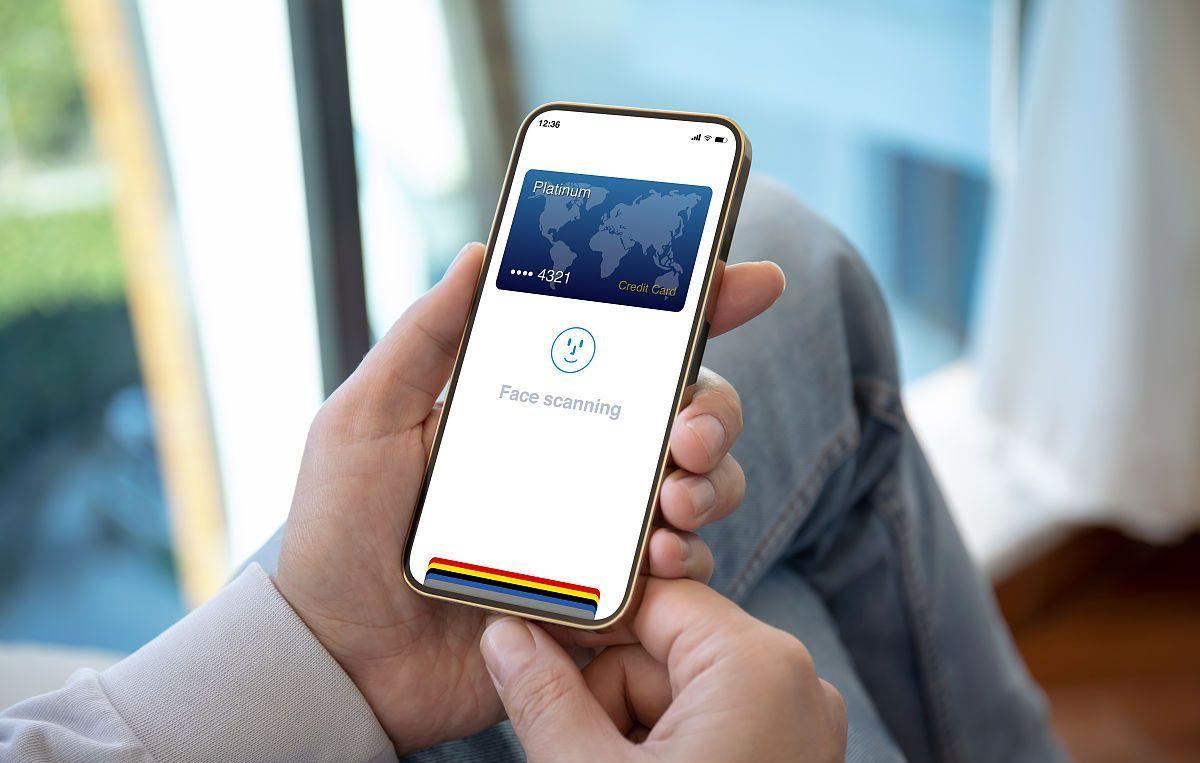 Why do so many people like to use iPhones, and what are their ...