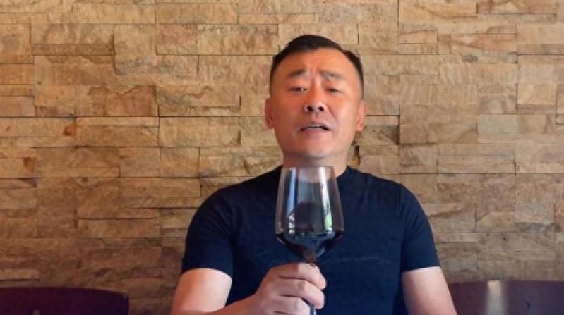 The latest situation of 56-year-old Zhou Libo was exposed. He showed ...