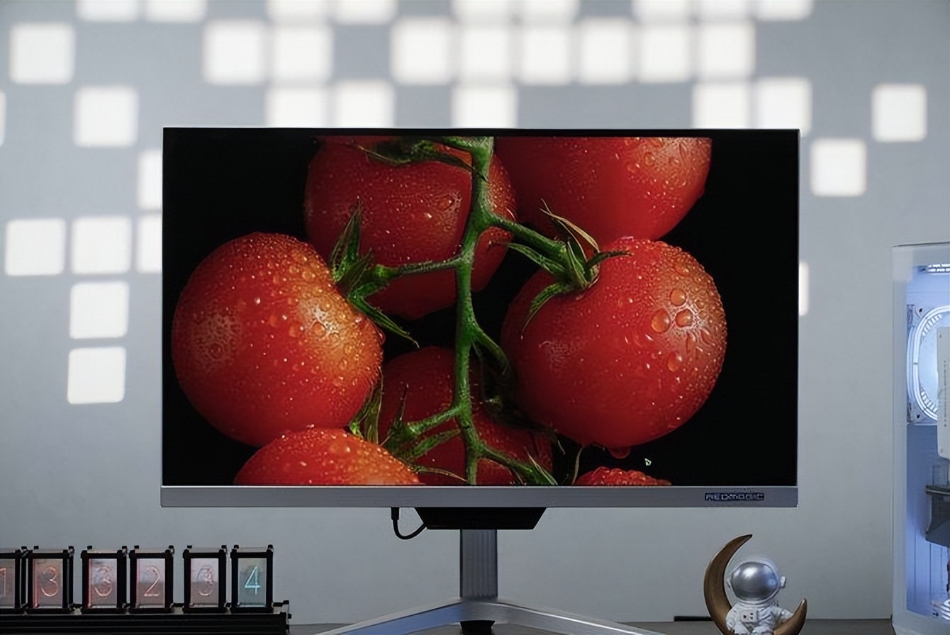 The Red Devils' first e-sports monitor is full in all directions, so ...