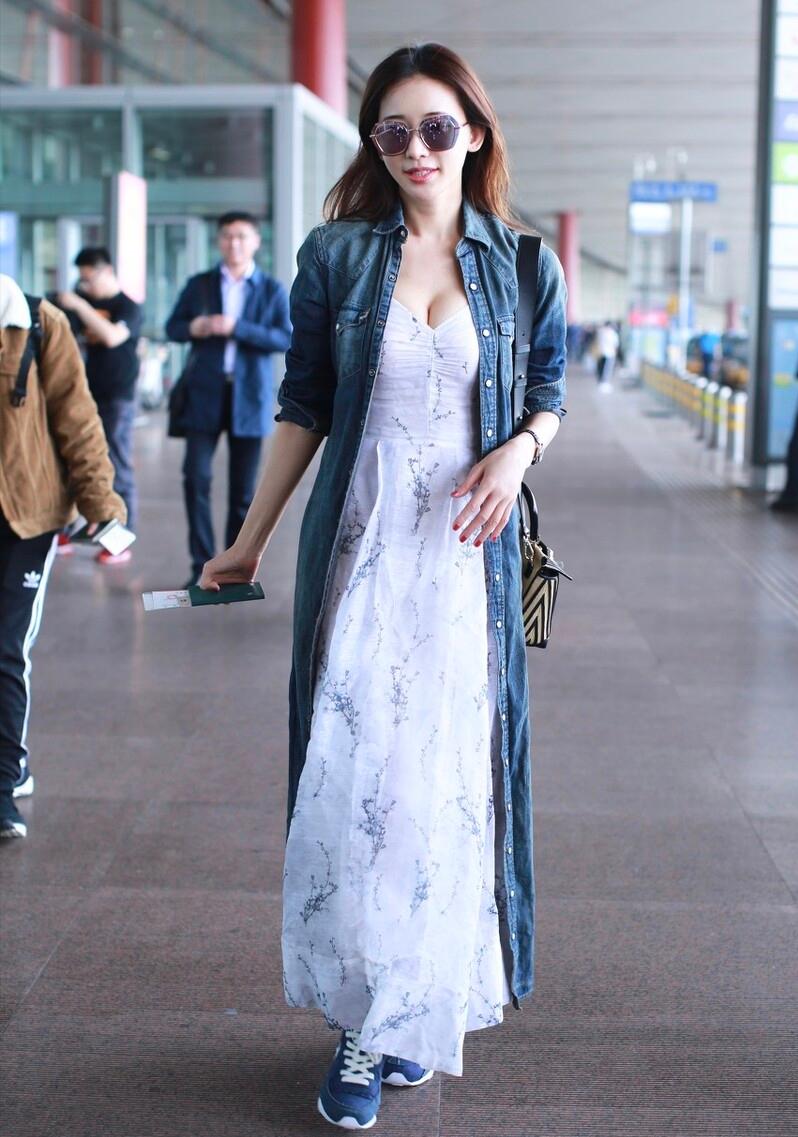 Lin Chiling: Too "sassy" after marriage!The v-neck sling is too eye ...