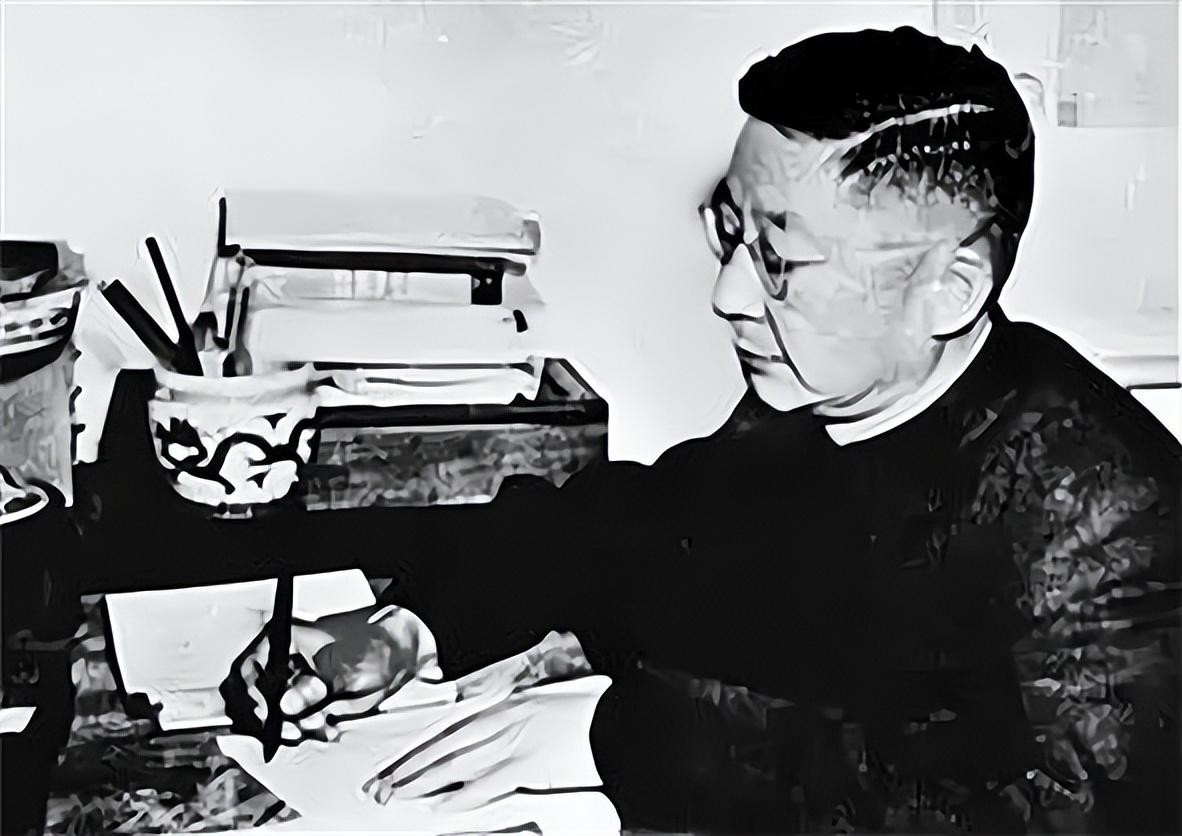 Guo Moruo called Lu Xun a "clothed beast". Lu Xun countered with five ...