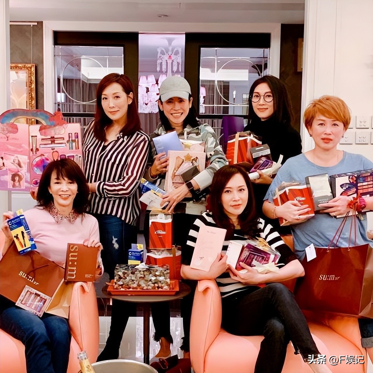 Zheng Yuling, Gu Jijun, Xuanxuan, Wu Meiheng and other best friends ...