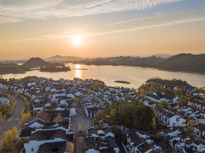 Qiandao Lake Wenyuan Lion City Pu Shi Hotel: One city, one night, a ...