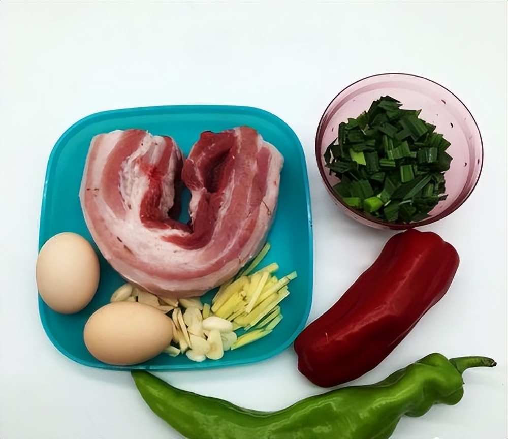 A lump of pork, a handful of garlic, and 6 eggs, Dongbao makes a ...