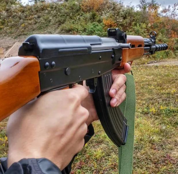 Me, "81 bar" is not AK47! (Confessions of Type 81 Automatic Rifle) - iNEWS