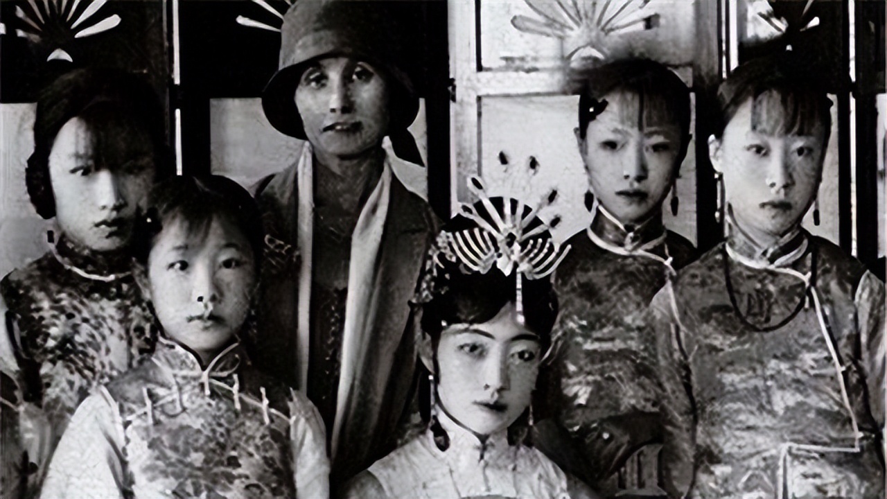 Puyi's queen gave birth to a child, what happened to the child in the ...