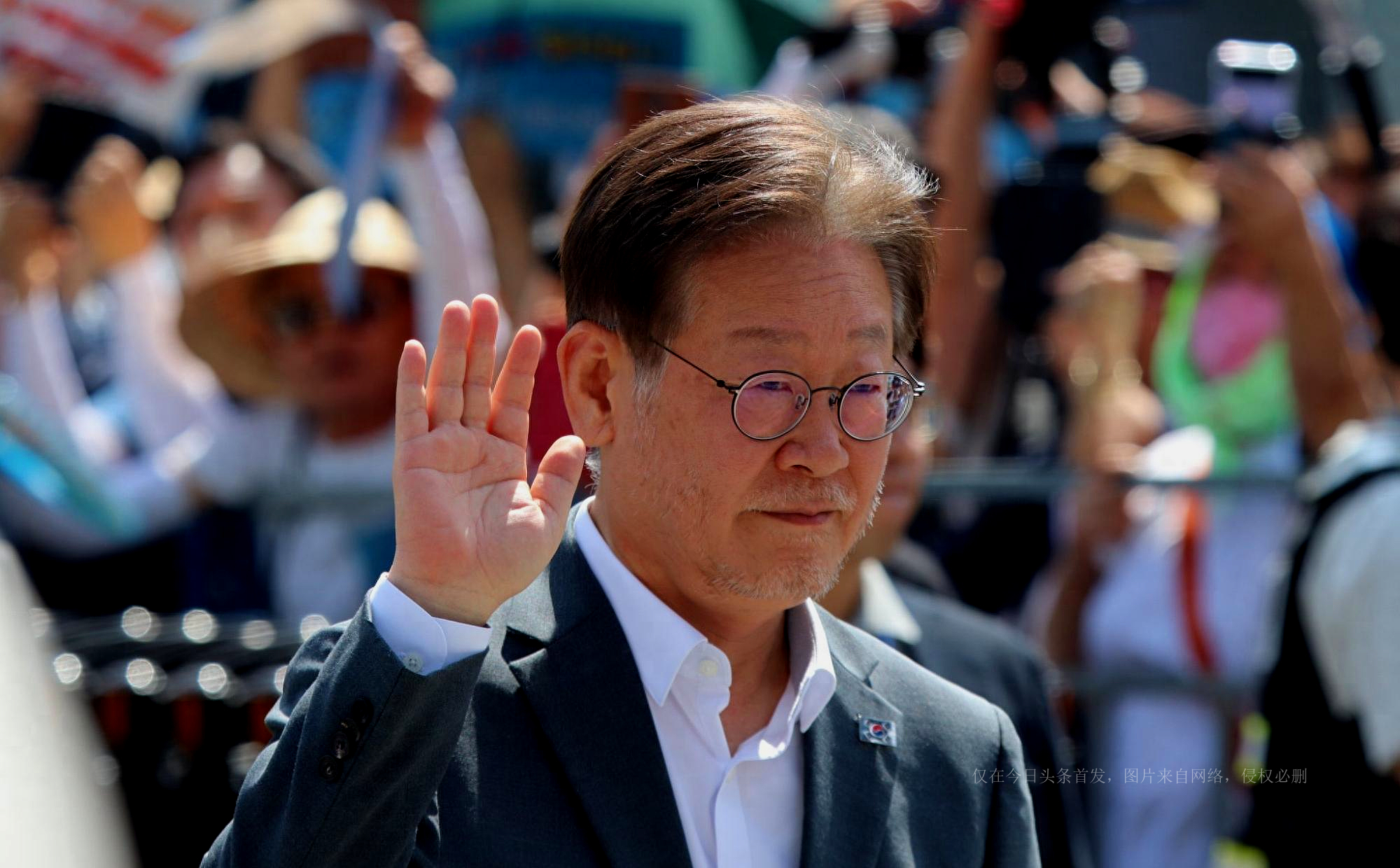 Li Zaiming, who is nearly 60 years old, is on a hunger strike to oppose ...