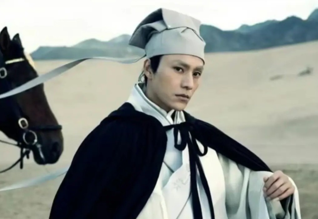 Chen Kun's face changed into Lu Yi's, looking younger than when he was ...