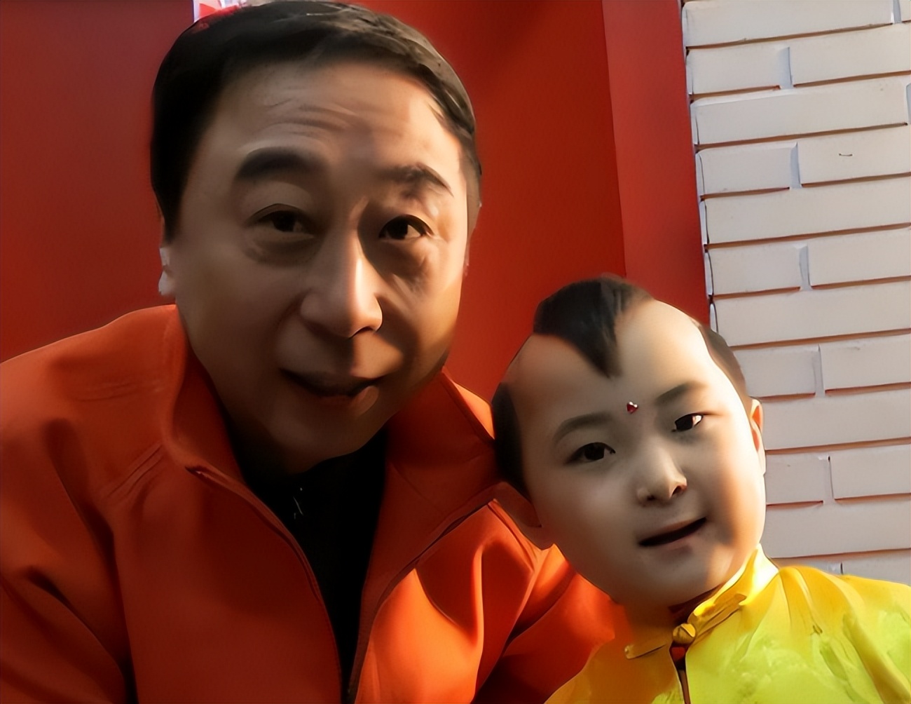 He died at the age of 6 at the Spring Festival Gala at the age of 8 ...