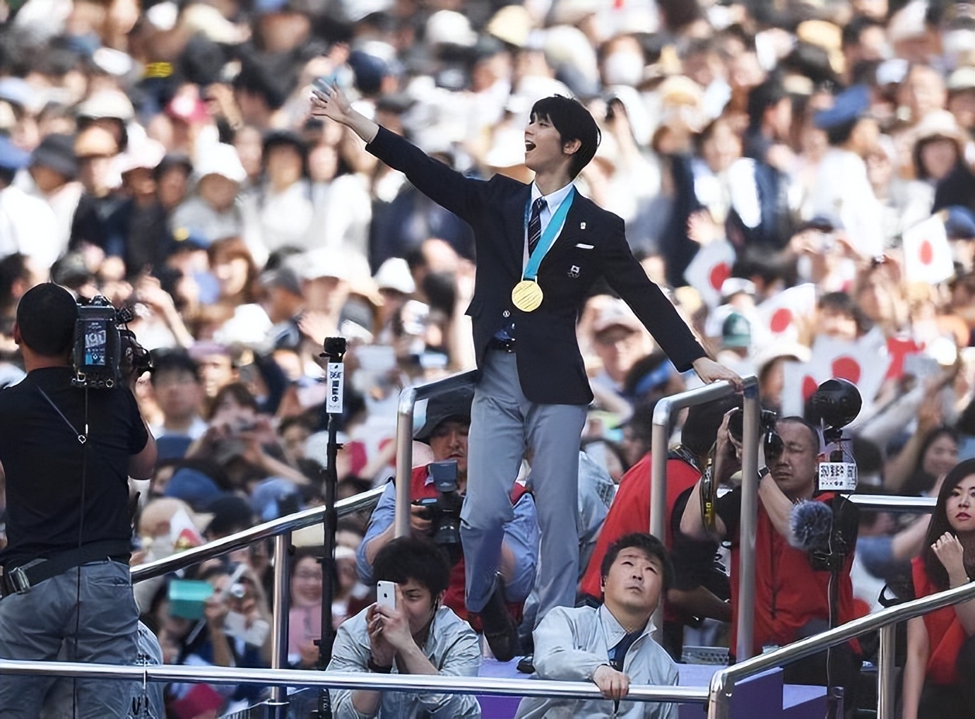 Yuzuru Hanyu has risen 18 places in the Japanese popularity rankings ...