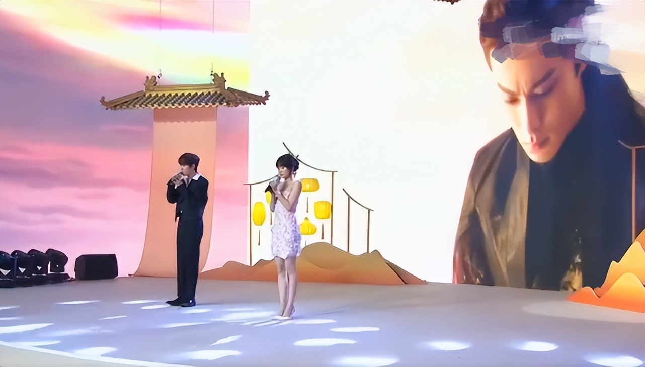 Jing Lujing Diquan drove the microphone and overturned the car, and the ...