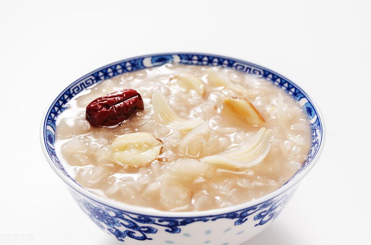 Lotus seed glutinous rice porridge uses lotus seeds and glutinous rice ...