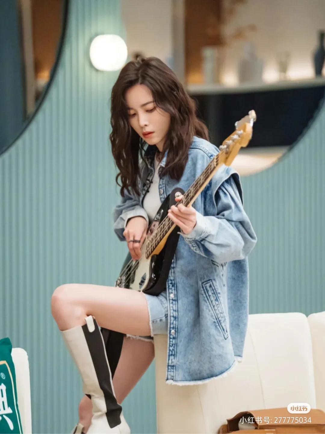 Yu Wenwen looked like this before cutting his double eyelids, and he ...