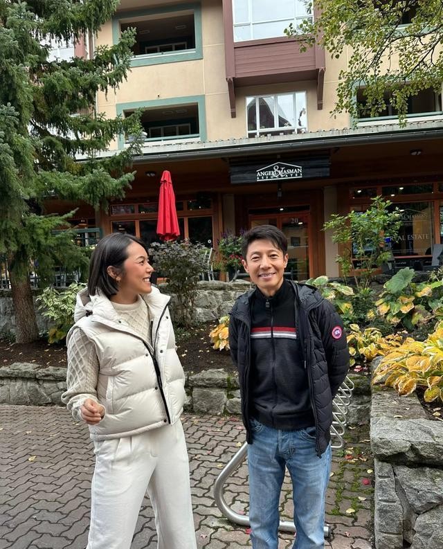 Leisurely, Sa Beining and his family were spotted shopping abroad, and ...