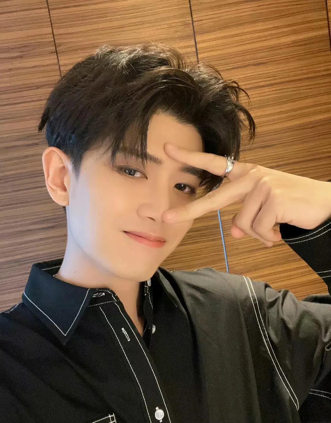 Ren Jialun was suspected of derailment, Yuan Yawei canceled the ...