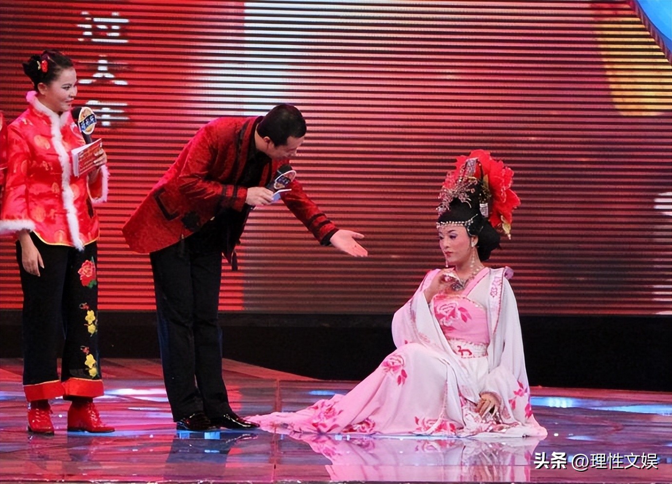 In terms of cross-dressing, he is not inferior to Li Yugang; in terms ...